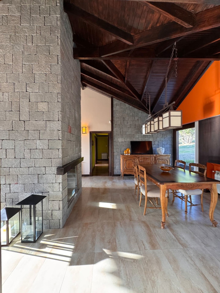 Beautiful Villa Overlooking Lake Argentino - El Calafate