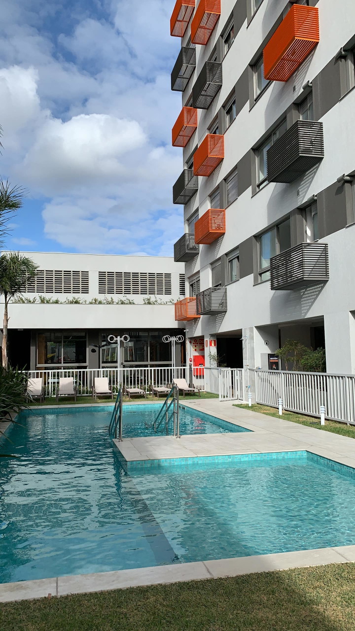 Apto Novo Moderno, Infra
Piscina Otima Localização - Porto Alegre