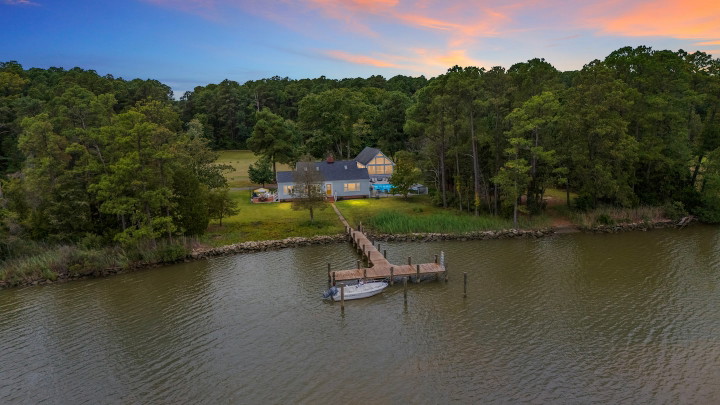 Waterfront Oasis: Saltwaterpool&hottub&privatedock - Maryland
