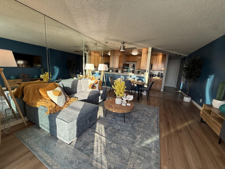 Sandy Beach Getaway W/ Balcony, Pool, & Parking - Gardena, CA