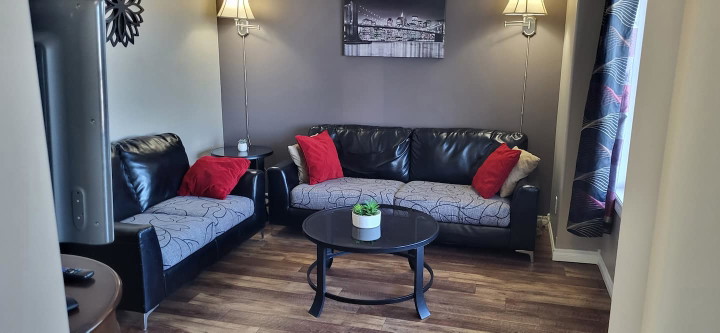 Paul's Airbnb Pad - Red Deer