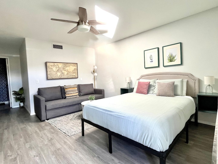 Comfy Private Retreat Near Downtown - San Diego