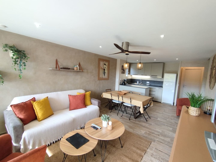 Appartement Climatisé, Au Pied De La Plage Vue Mer - Plage de Cavalière
