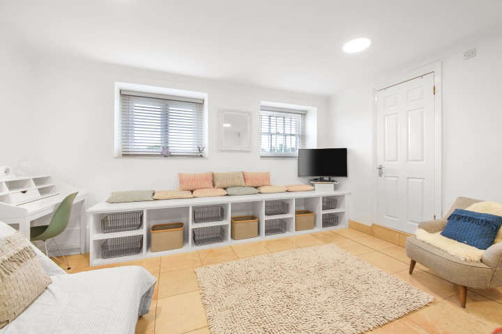 Luxury Self Contained Studio Apt. - Epsom
