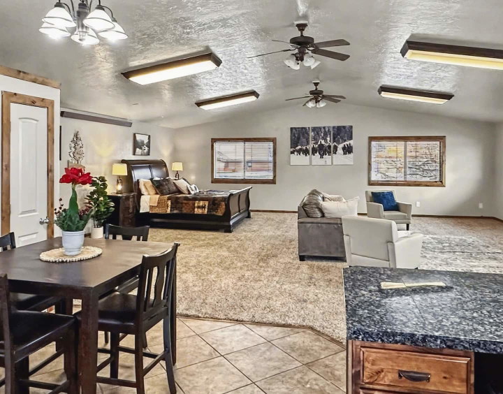 Warm Studio Retreat - Wyoming
