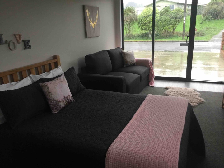 Free Private Studioself Contained, Wifi, Breakfast - Greymouth