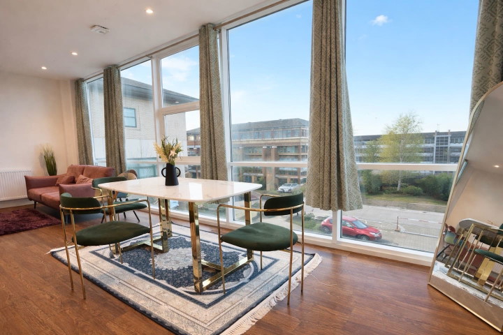 #130 Central Mk Two Mins Walk To Xscape & Shopping - Milton Keynes