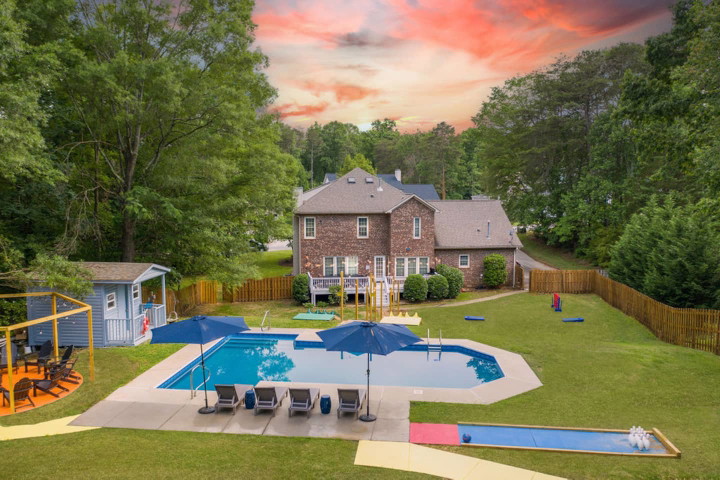 Pickleball, Basketball, Movie Theater, King Beds - Greensboro, NC
