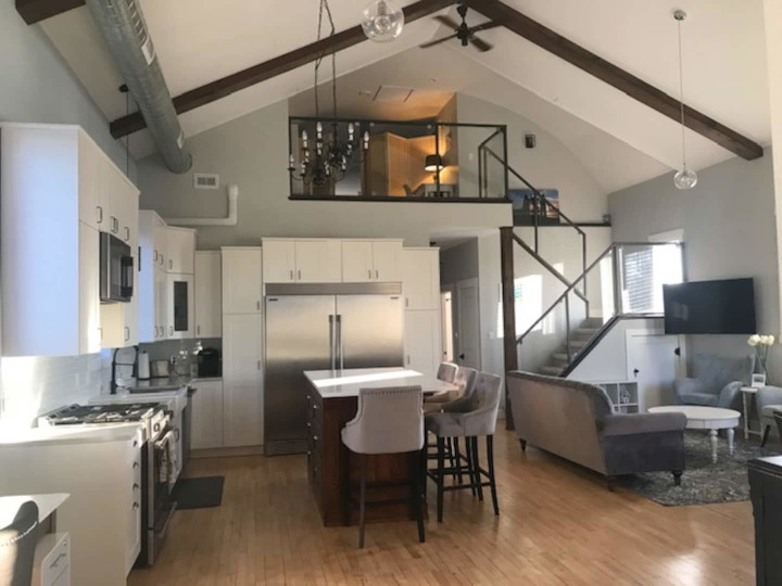 Luxury Loft At Corner Abbey - Sault Ste. Marie, MI