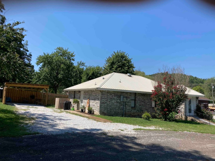 The Cozy Corner!    2 Blocks Off Square In Jasper! - 