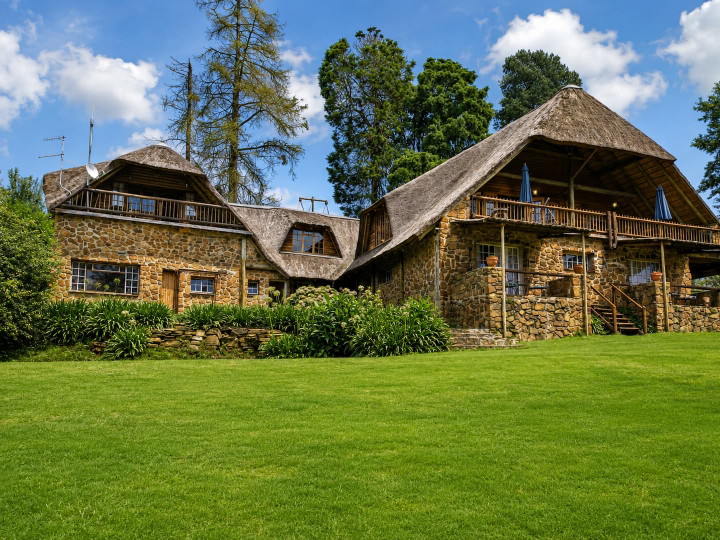 Serviced Private Luxury Farmhouse - Trout Lodge - Sábiè