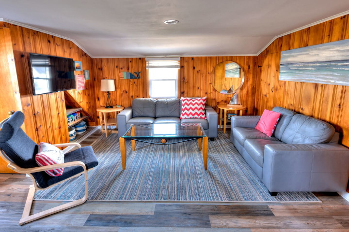 Cozy 2nd Floor Walk Up With Rustic Beach Charm. - Surf City