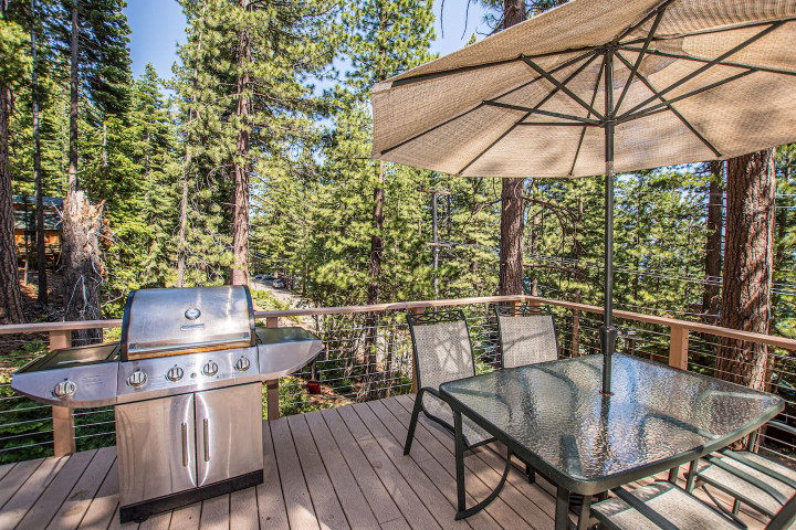Wooded 5br Home W/ Fireplace & Lake Access - Tahoe City, CA