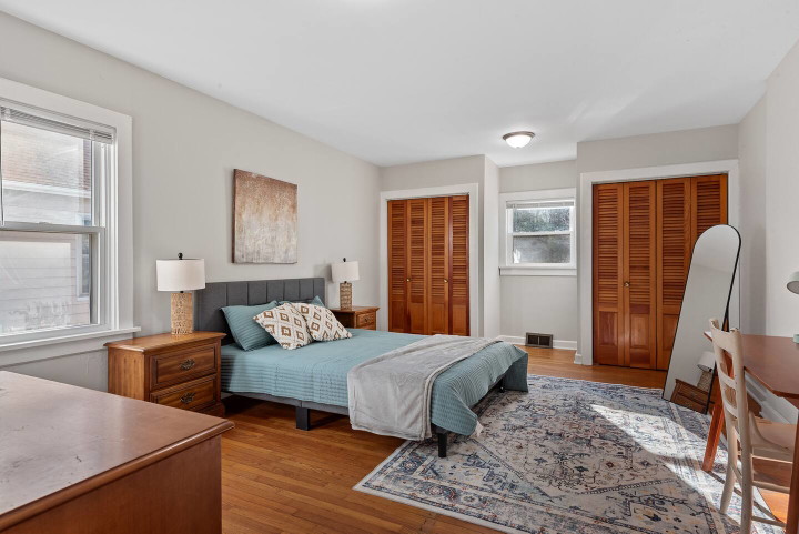 Peaceful Palette - Desks, New Appliances, Yard - Springfield, IL