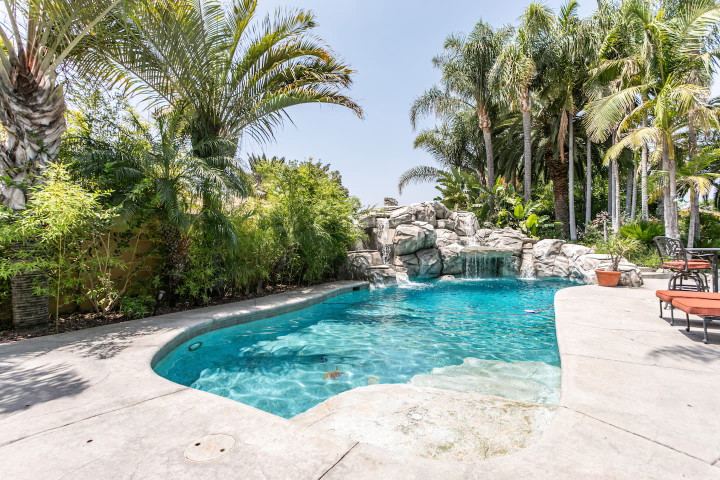 Spacious Socal Retreat +Pool/spa Backyard Paradise - Claremont, CA