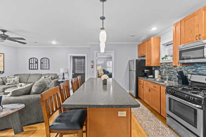 2br Burlington Apartment! - Burlington, VT