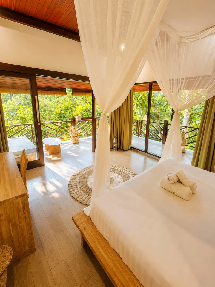 Exclusive Jungle Villa With Waterfall View - Bali