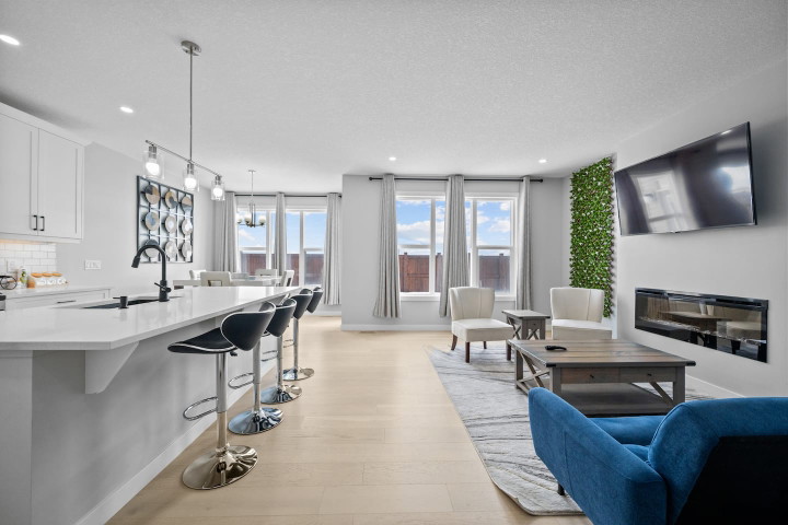 4 Bed | Min To Airport | Garage | Game Room - Calgary