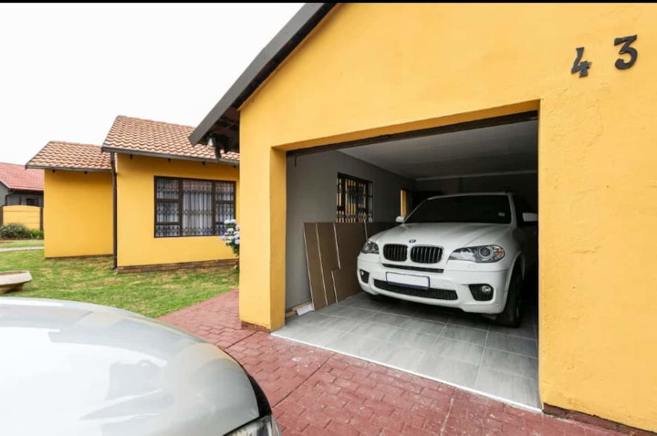 Spacious, Luxurious Home In Alberton - Alberton