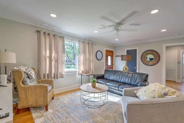Walk To Park Circle! Pet Friendly W Fenced Yard - Charleston, SC