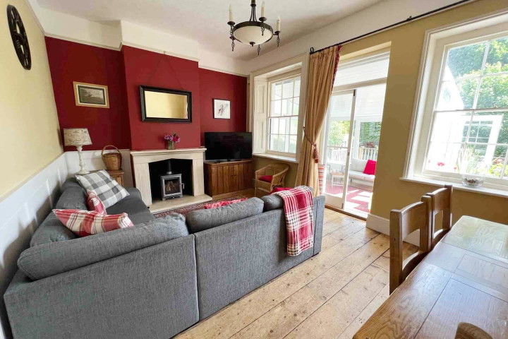 Chalet Traditionnel Confortable Avec Parking Et Jardin - Hampshire