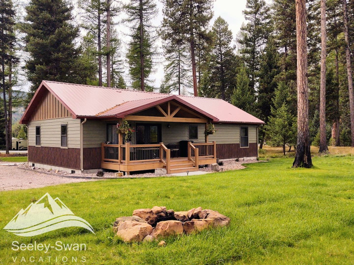 Charming Farmhouse Retreat Near Lakes & Town! - Seeley Lake, MT