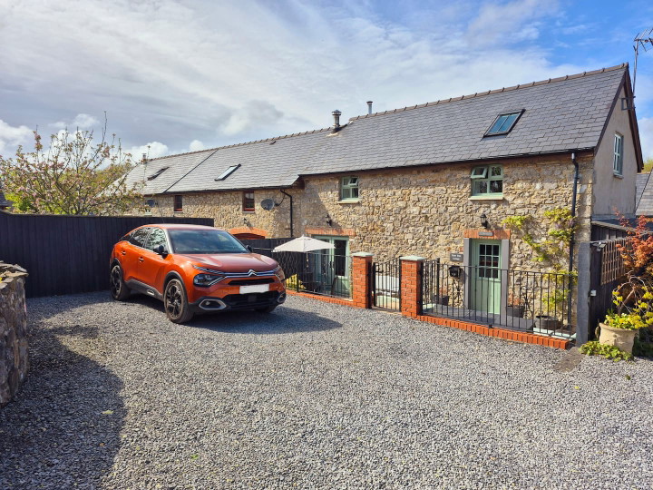 Converted Stone Barn Near Tenby - United Kingdom