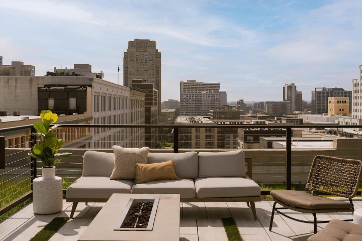 The Heid Lofts | 1br Queen Superior | Rooftop Bbq - Philadelphia, PA