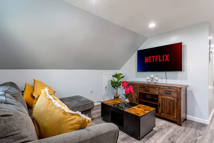 Modern 1br W/ Full Kitchen, Ac, Netflix & Ewr - Staten Island, NY