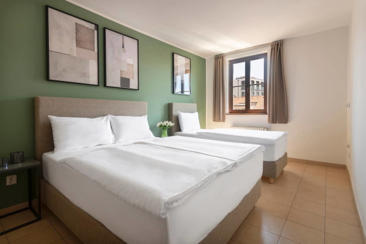 Dwellfort | Spacious New Two Bedroom Apartment - Praga