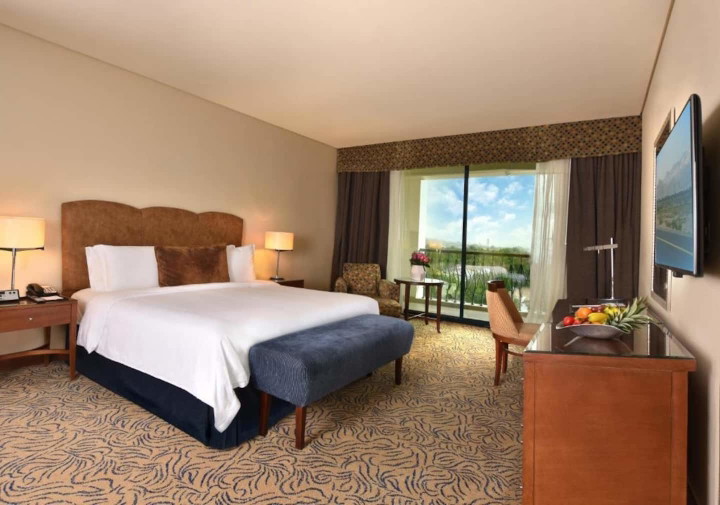 King Or Twin Guest Room Balcony Near Aljahili Park - Al Ain