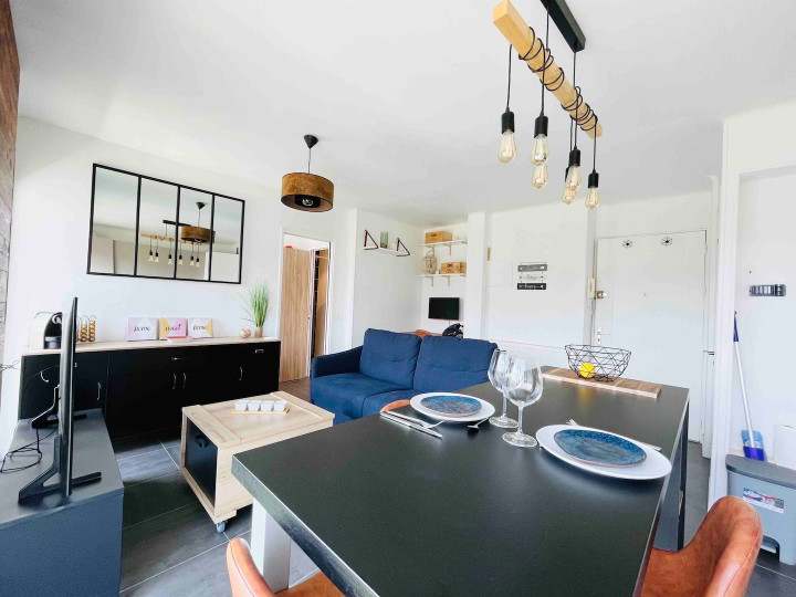 Le Routard｜terrasse ｜ Place De Parking - Annecy