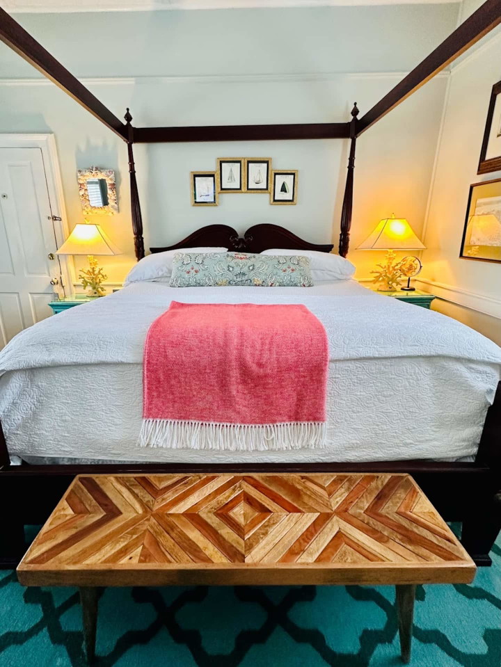 Coastal Room At Bijou Inn - Charleston, SC