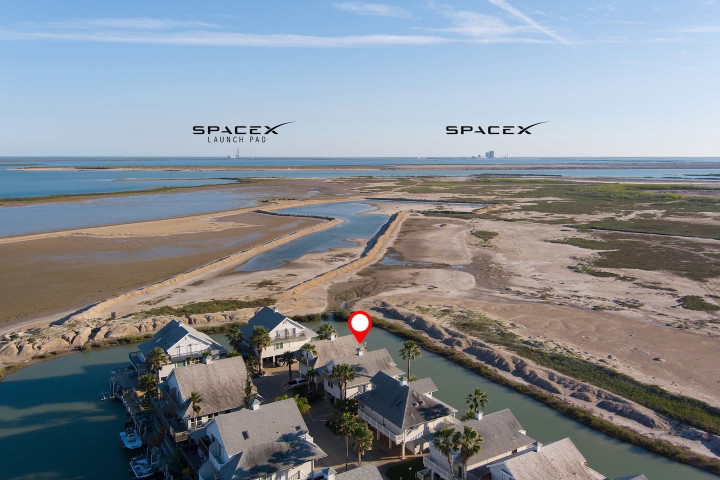 Cosmic Quarters 1br - Spacex View, Dock, Fishing - Port Isabel, TX