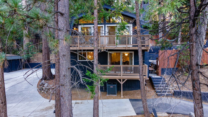 Wisteria Lodge - Lake Gregory Regional Park, CA