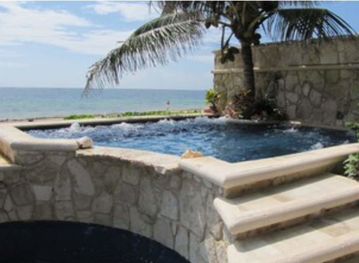 Beautiful Beach Front House 5/bdr/6bth - Puerto Morelos