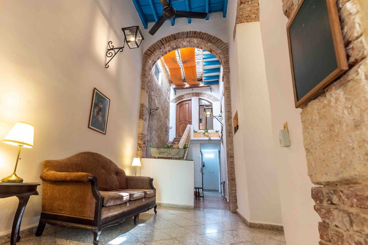 Alfredo | 2bdr | Central Location |Colonial Design - Havanna