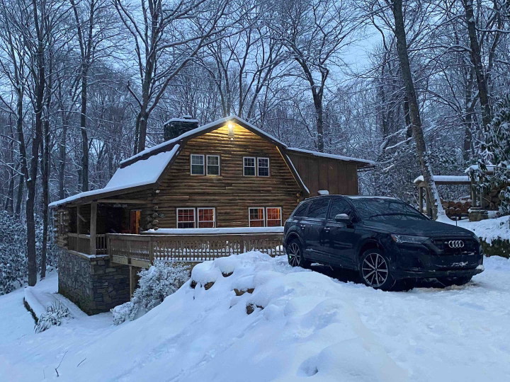 Cozy Cabin Near Ski Area-fireplace, Easy Access - Maggie Valley, NC