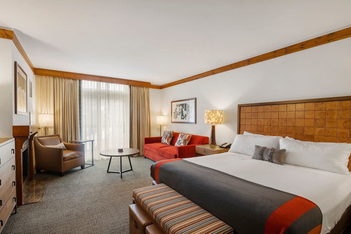 Top Floor Ski In/out Lodge At Spruce Peak - Stowe, VT