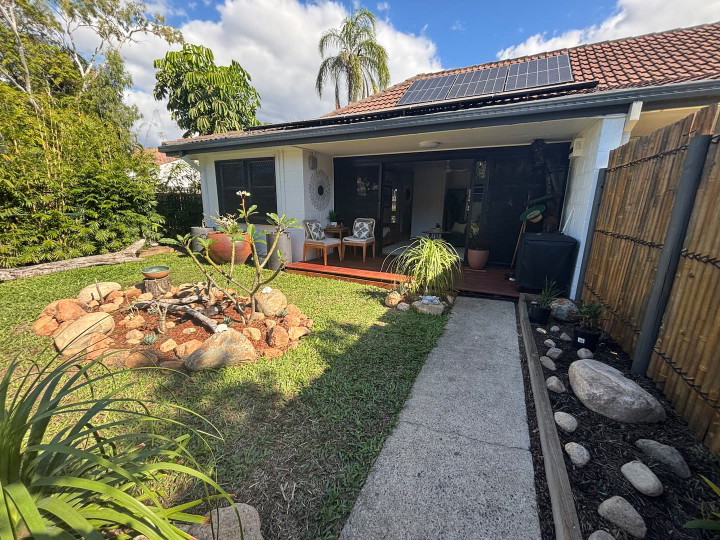 Coastal Hideaway At Kissing Point - Townsville