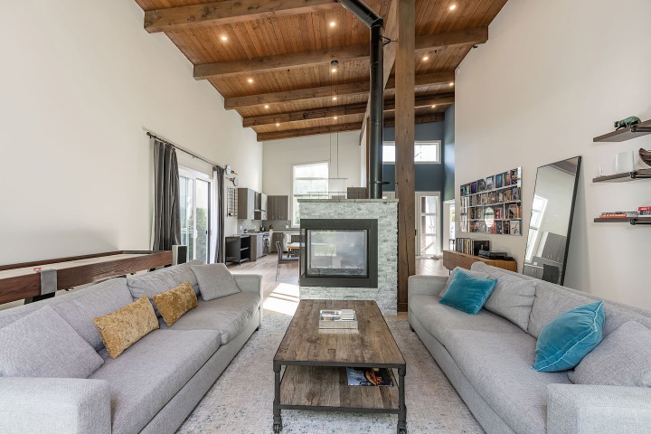 Large Modern Home In Squamish - Squamish