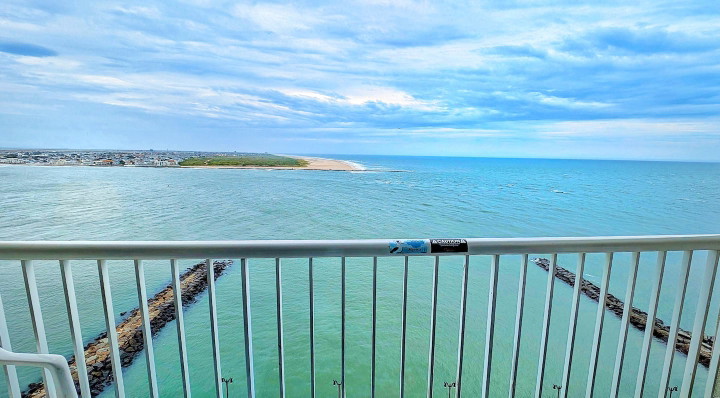 Oceanfront Studio | Boardwalk + Free Parking - Atlantic City, NJ