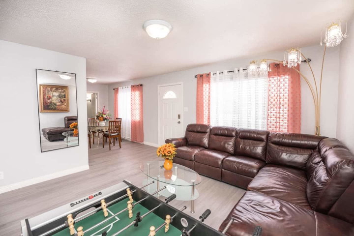 Charming 4br Delight In Lv W/ Foosball Table! - Las Vegas, NV