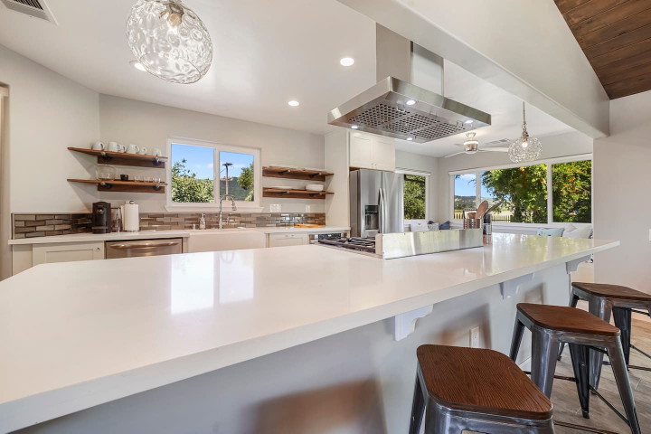 Winery Homestead With Perks! - Fairfield, CA