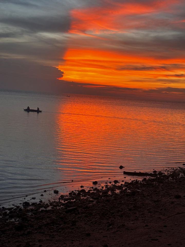 Becca's Vacation House Beachfront With 100mbps Wfi - San Remigio