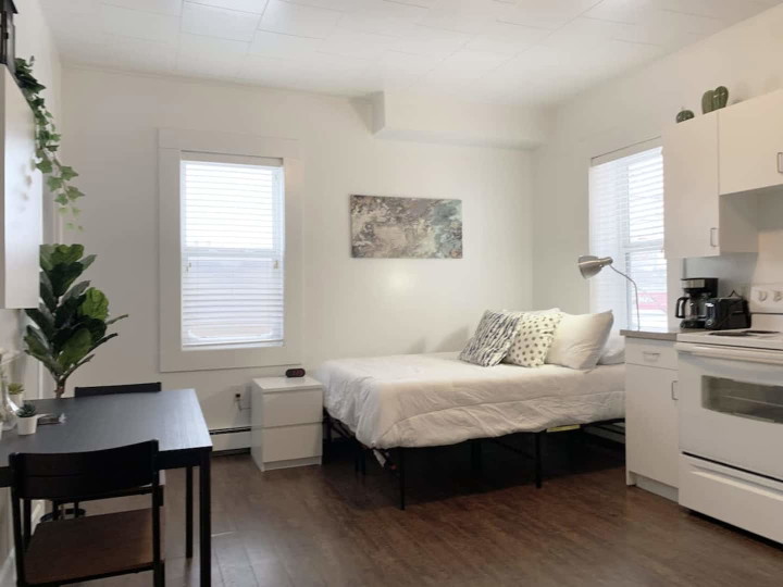 Cozy Bachelor Condo, Downtown, Wifi & Smart Tv - Moose Jaw
