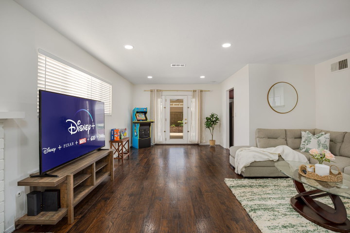 Stunning & Spacious 5br Luxury Disney Home - Stanton, CA