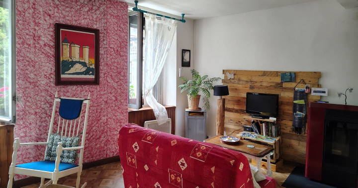 Maison Toute Simple Avec Vélos Pour La Voie Verte - Lavelanet