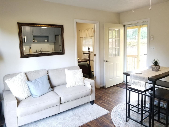 Tiny House - 1 Bedroom Home 6 Miles From Averett! - Danville, VA