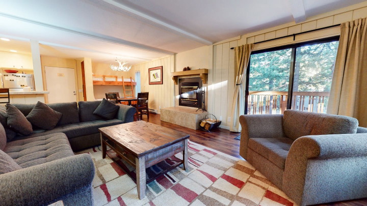 Summit 49 Corner Unit, Walk To Eagle Lodge - Mammoth Lakes, CA